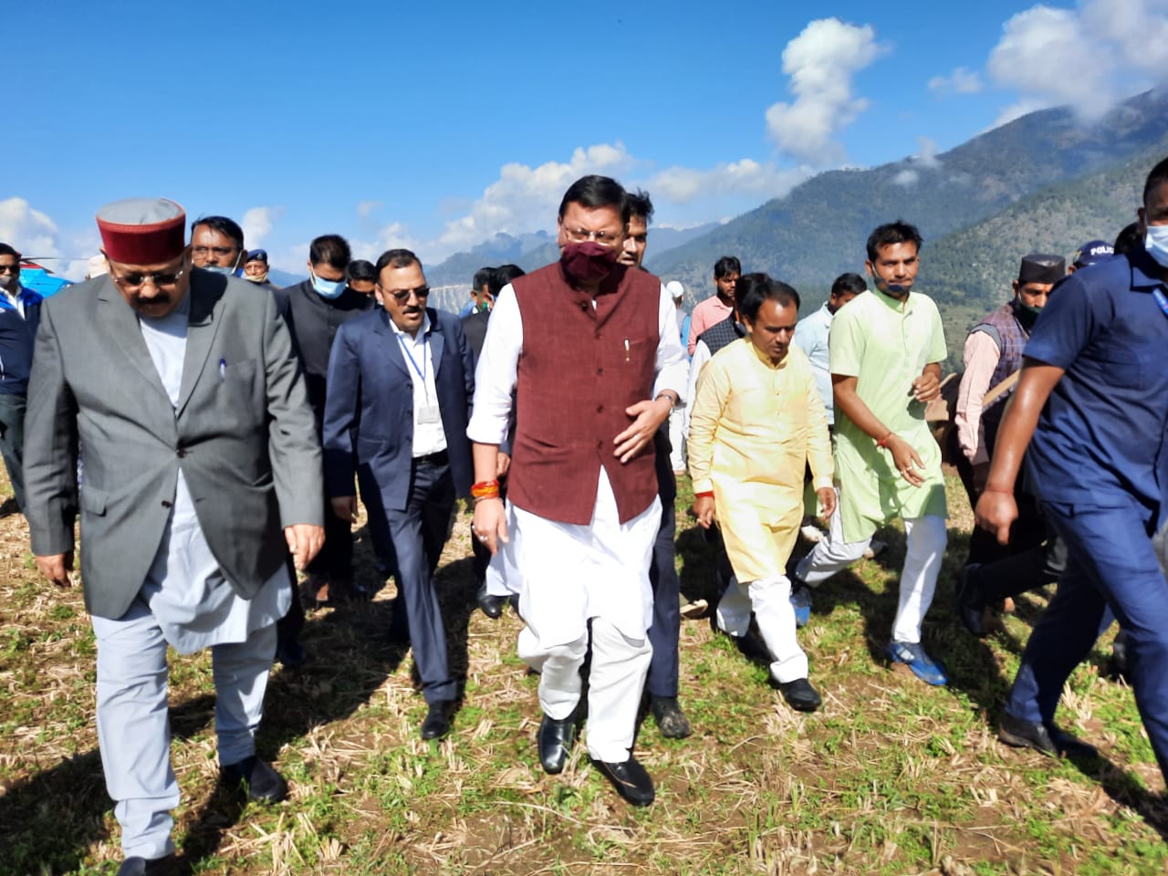 मुख्यमंत्री ने चमोली जिले के डुंग्री गांव पहुंच कर आपदा में लापता लोगों ...